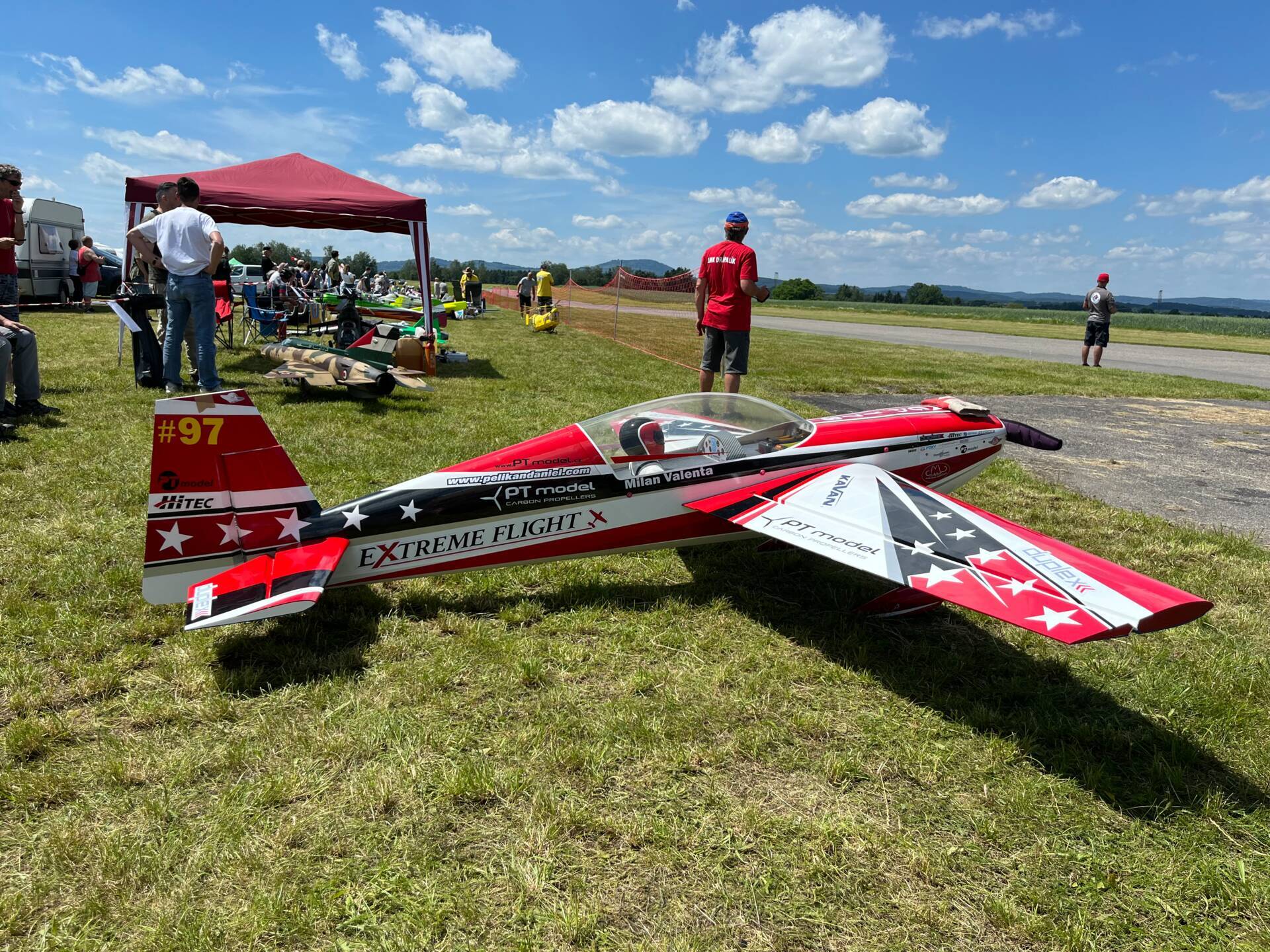 Extra 300 125" ExtremeFlight | modelbazar.cz